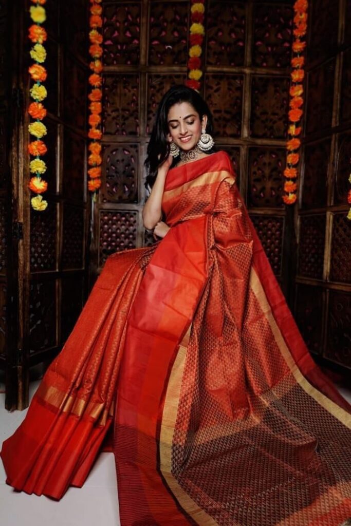 Red Khadi Cotton Silk Saree With Royal Tussels - Designerkloth